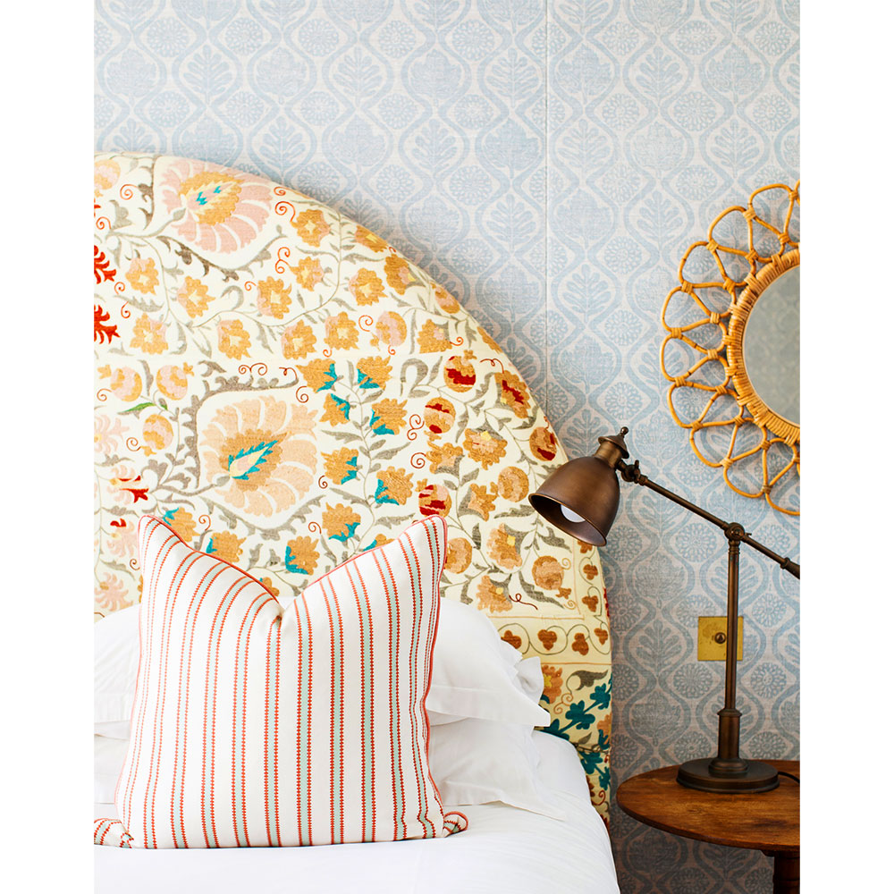 PEGGY ANGUS OAKLEAVES BLUE WALLPAPER – Blithfield & Company