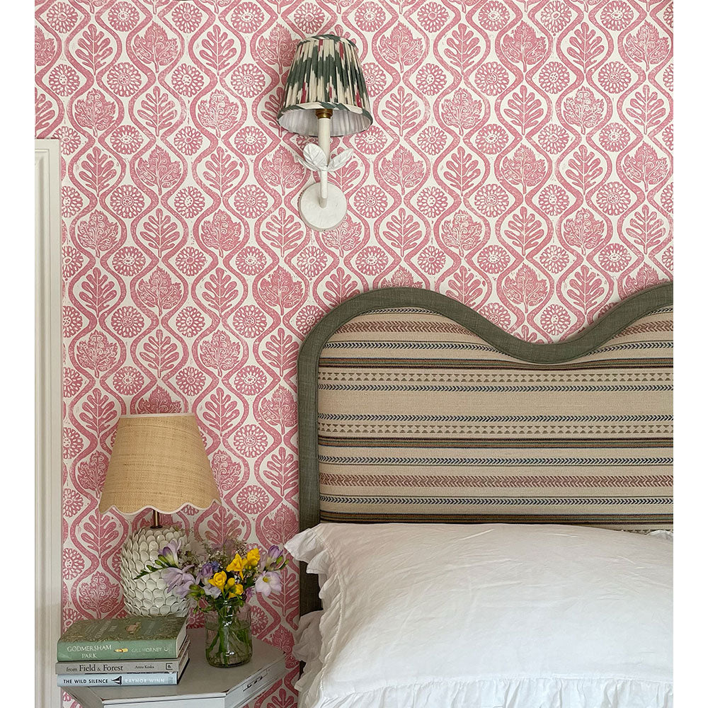 PEGGY ANGUS OAKLEAVES GREEN WALLPAPER – Blithfield & Company