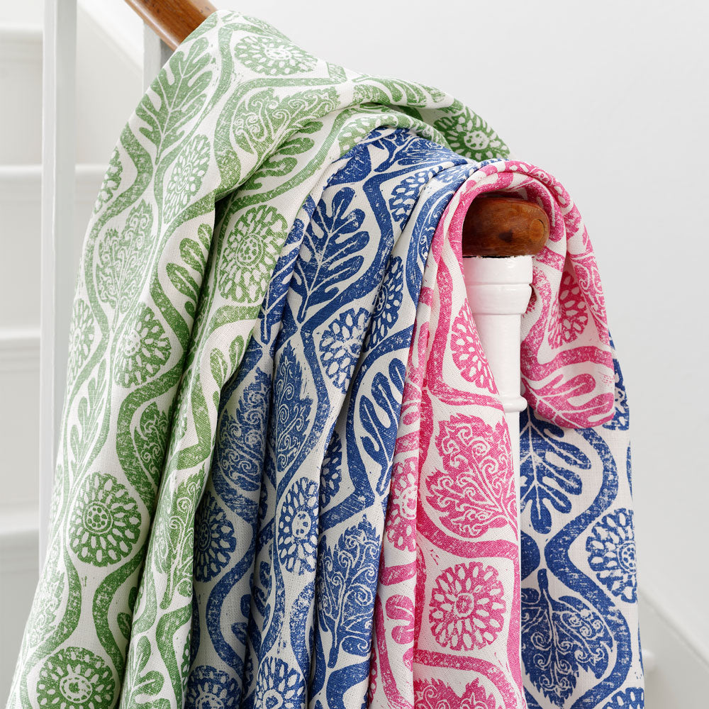 PEGGY ANGUS OAKLEAVES AZURE LINEN FABRIC – Blithfield & Company